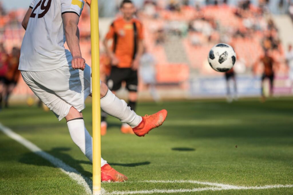 The Development of the Free-Kick from Giuseppe Meazza to Gianno Vio